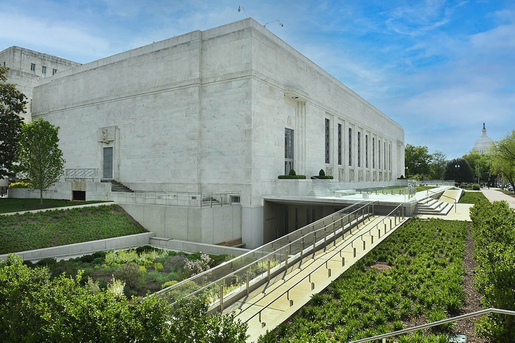 Folger Shakespeare Library reopens after four-year renovation ...