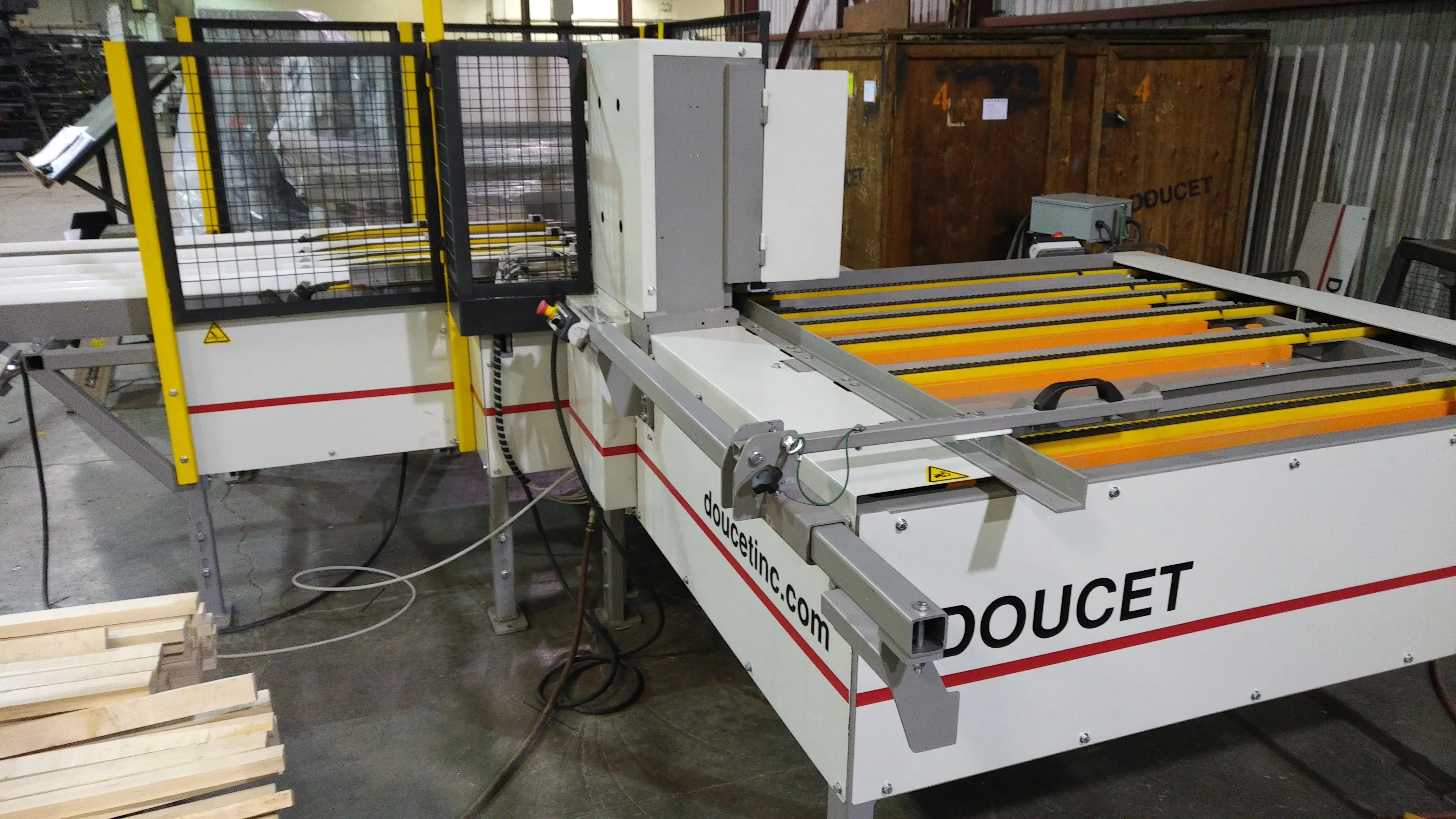 Automatic gluing system | Woodworking Network