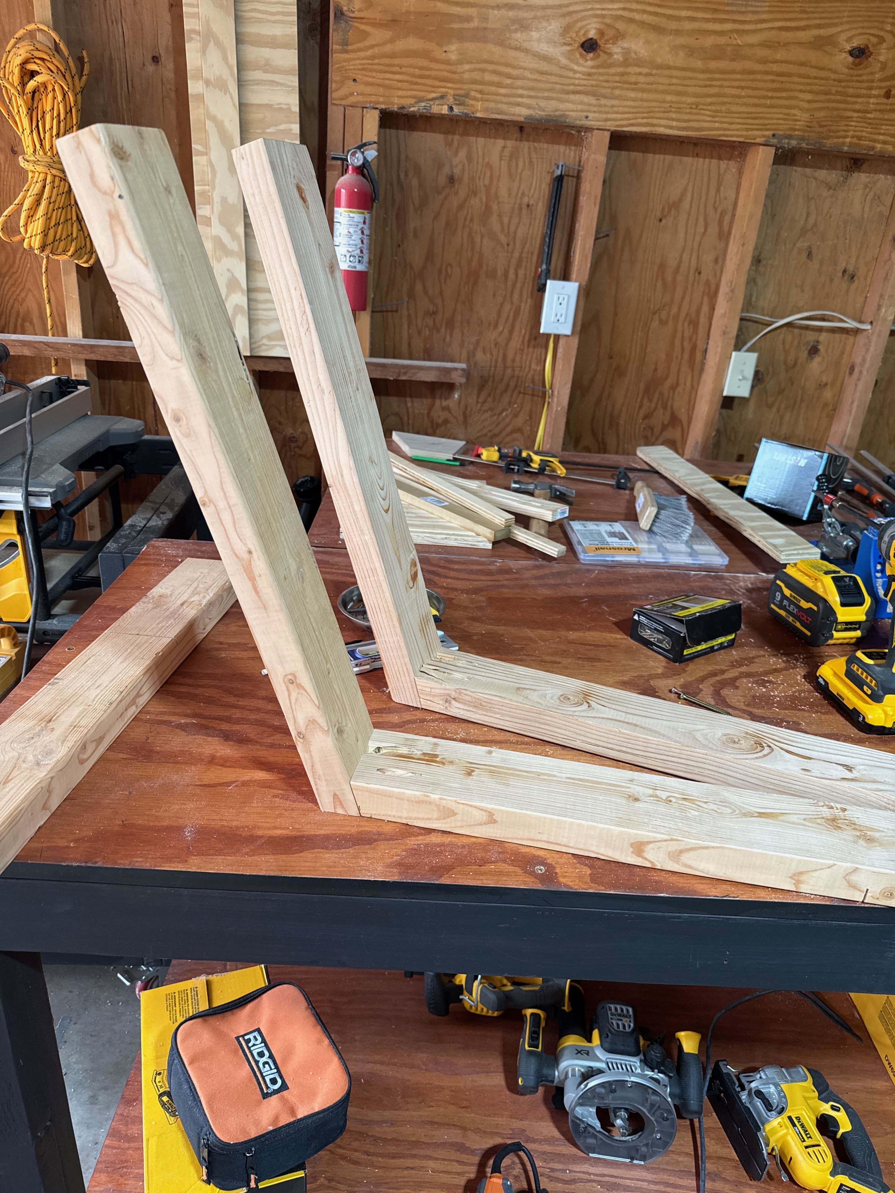 Will joining angled 2x4s end to end solve this woodworker's problem ...