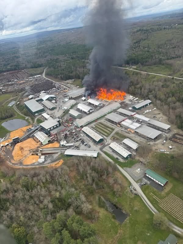 Silo explosion and fire at Maine lumber yard kills one firefighter ...