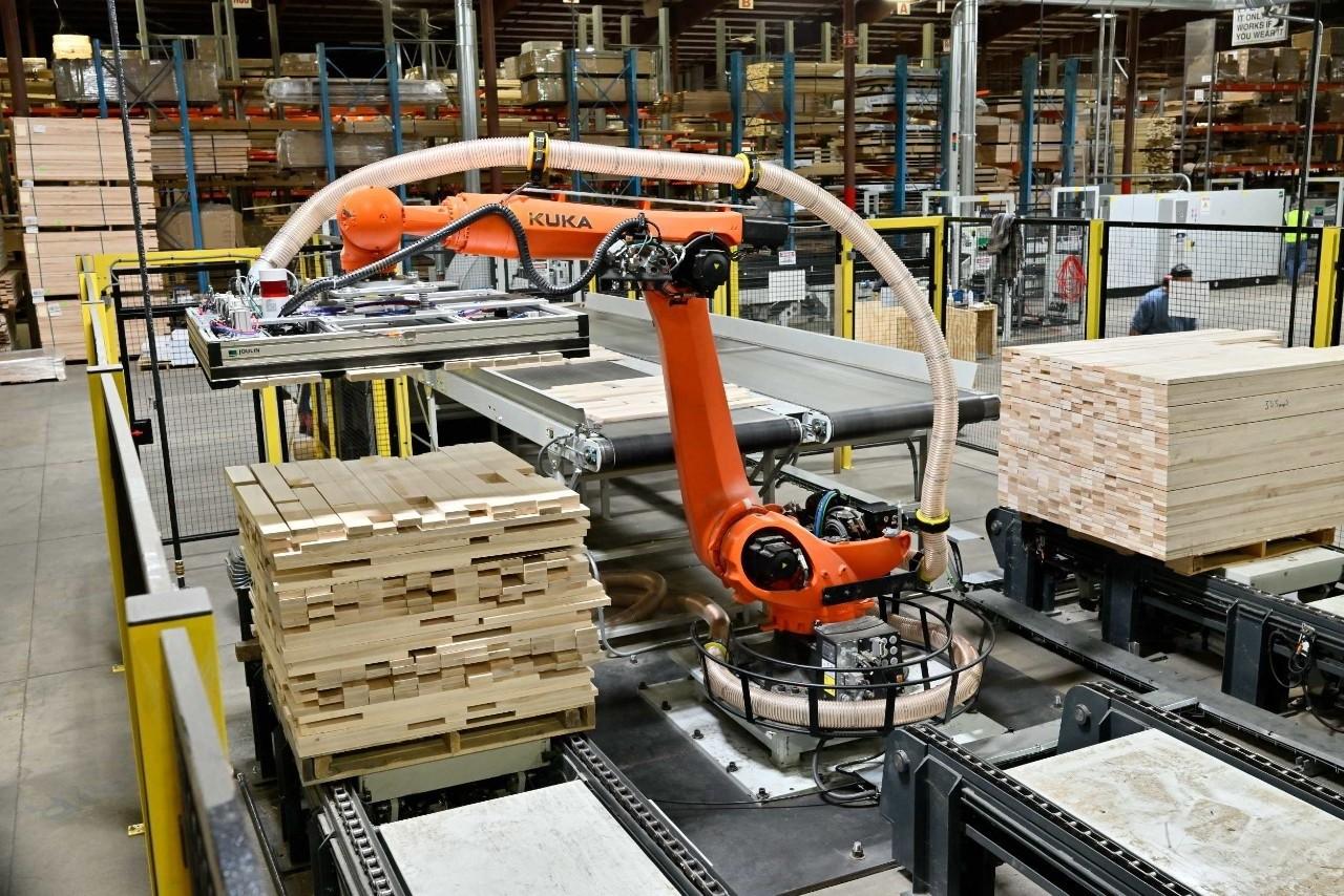 L.J. Smith revs up handrail production line | Woodworking Network