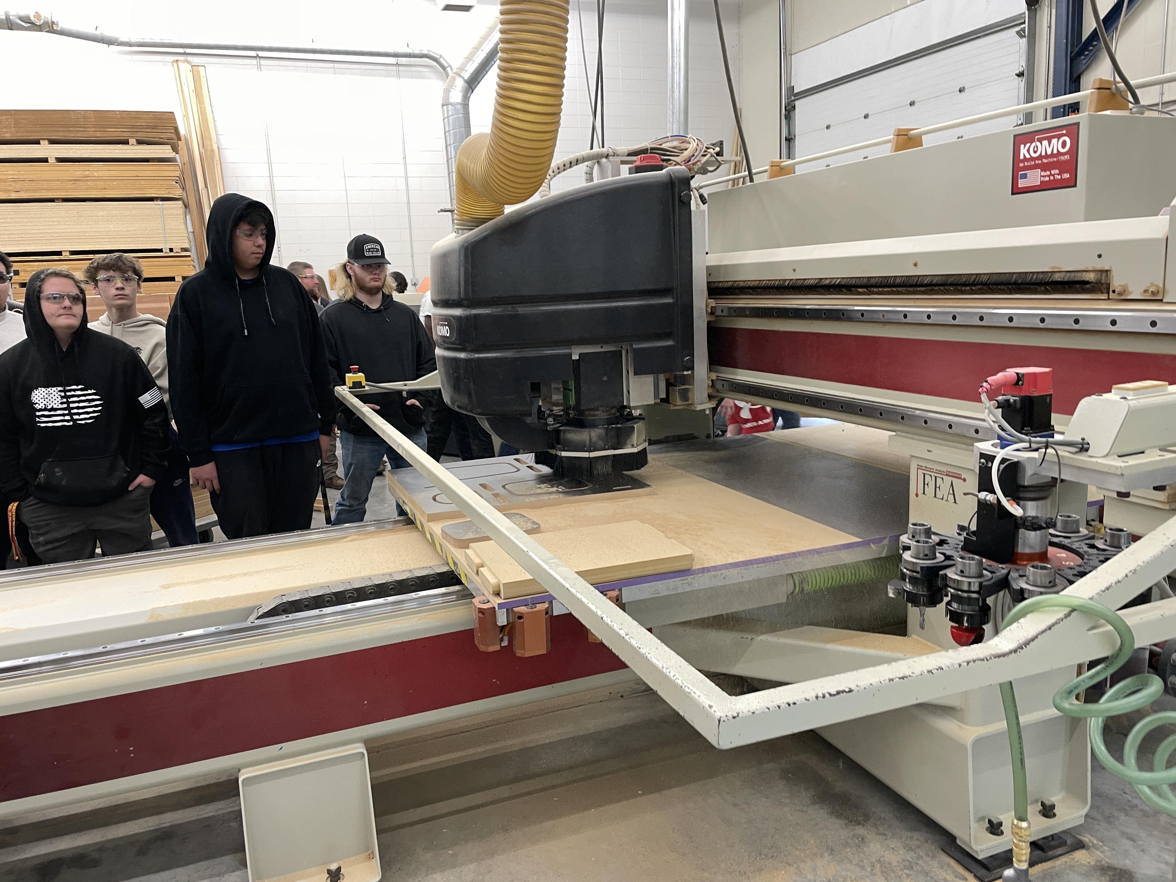 Woodworking lab draws hundreds of teens from far and wide | Woodworking Network